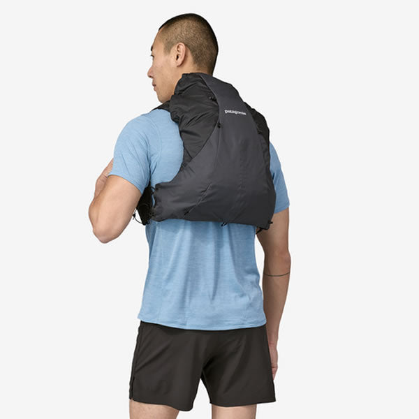 Patagonia-slope-runner-pack-18-litres-in-use-rear_grande.jpg?v=1686698068
