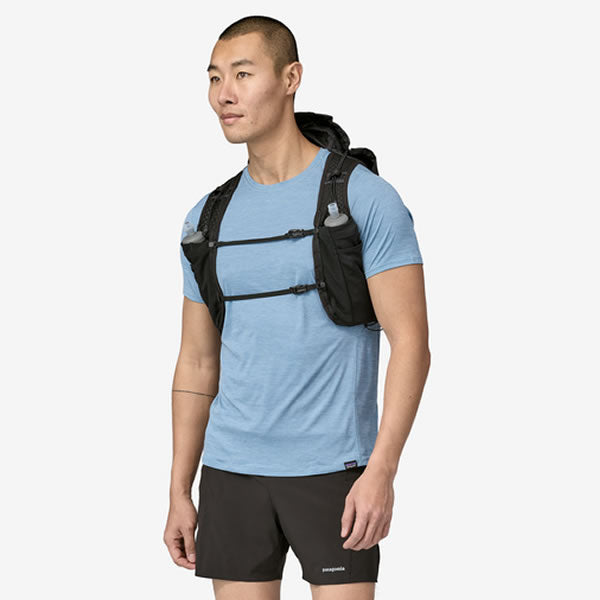 Patagonia-slope-runner-pack-18-litres-in-use_grande.jpg?v=1686698071